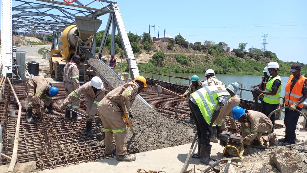 Emergency repair of Kazinga Channel bridge on Kasese – Katunguru ...
